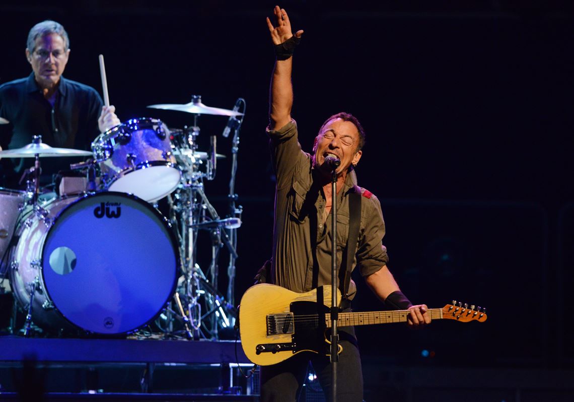 Bruce Springsteen, Tom Morello and E Street raise the roof again at ...