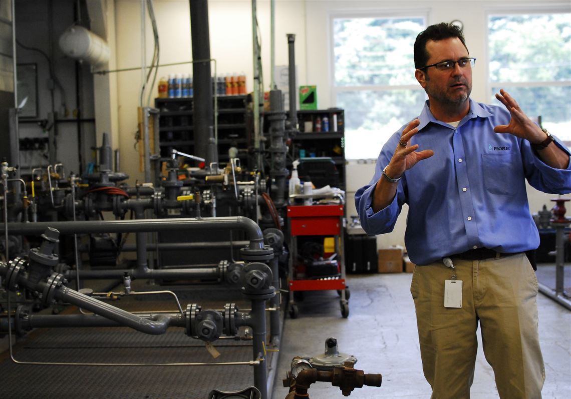 Learn from the pros: Peoples Natural Gas employee training on Gas 101 ...
