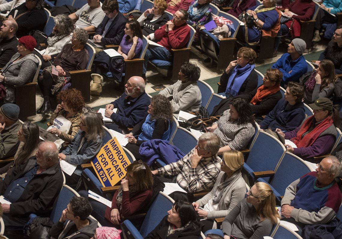 Town hall crowd sends message to lawmakers: Keep our insurance ...