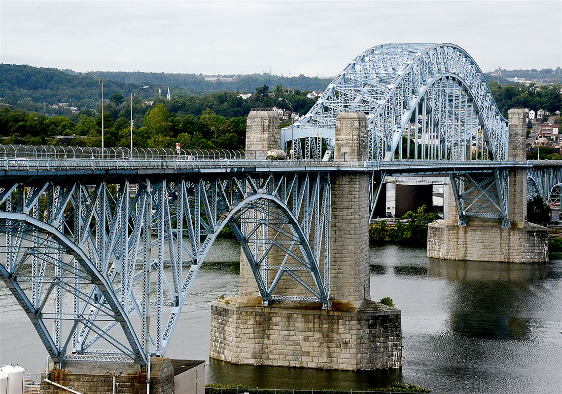 Woman jumps from McKees Rocks Bridge | Pittsburgh Post-Gazette