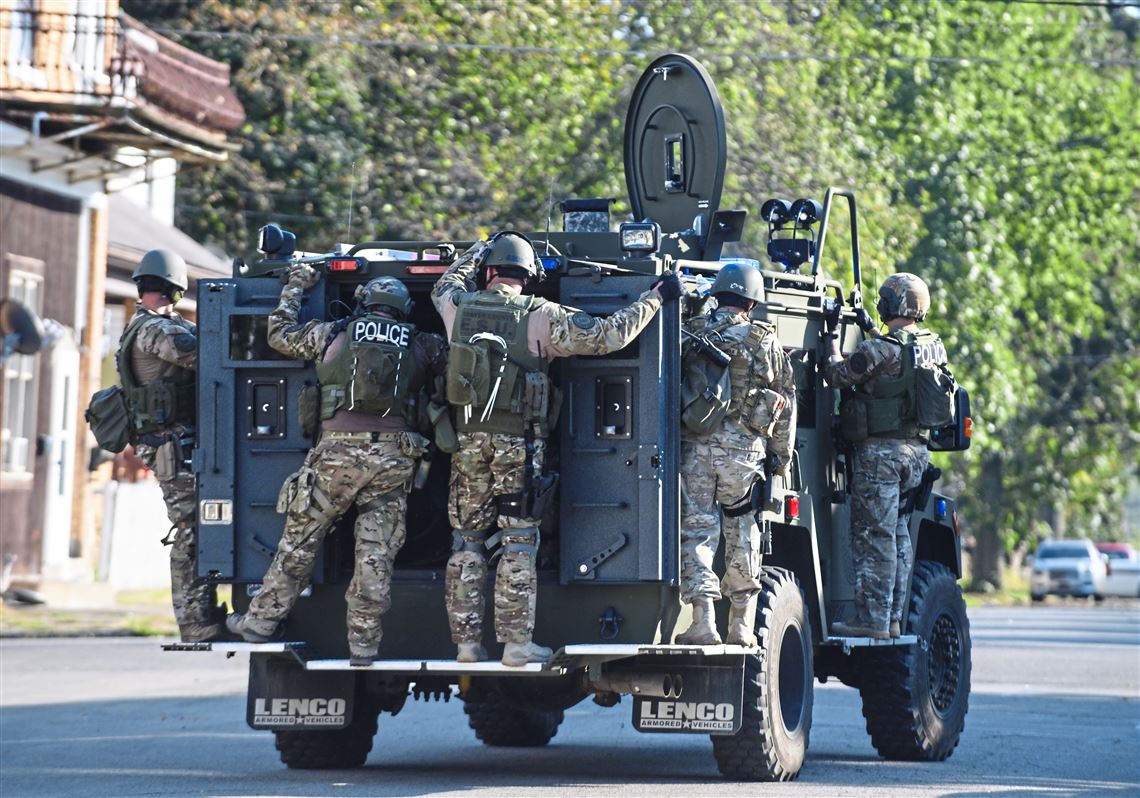 SWAT team raids buildings in Beaver Falls in hunt for Ohio shooting ...
