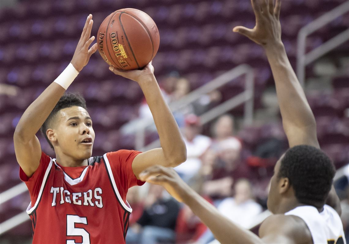 Puff Johnson, former Moon basketball star, picks North Carolina ...