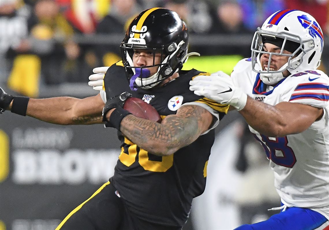 WATCH: Steelers’ James Conner surprises father with new truck ...