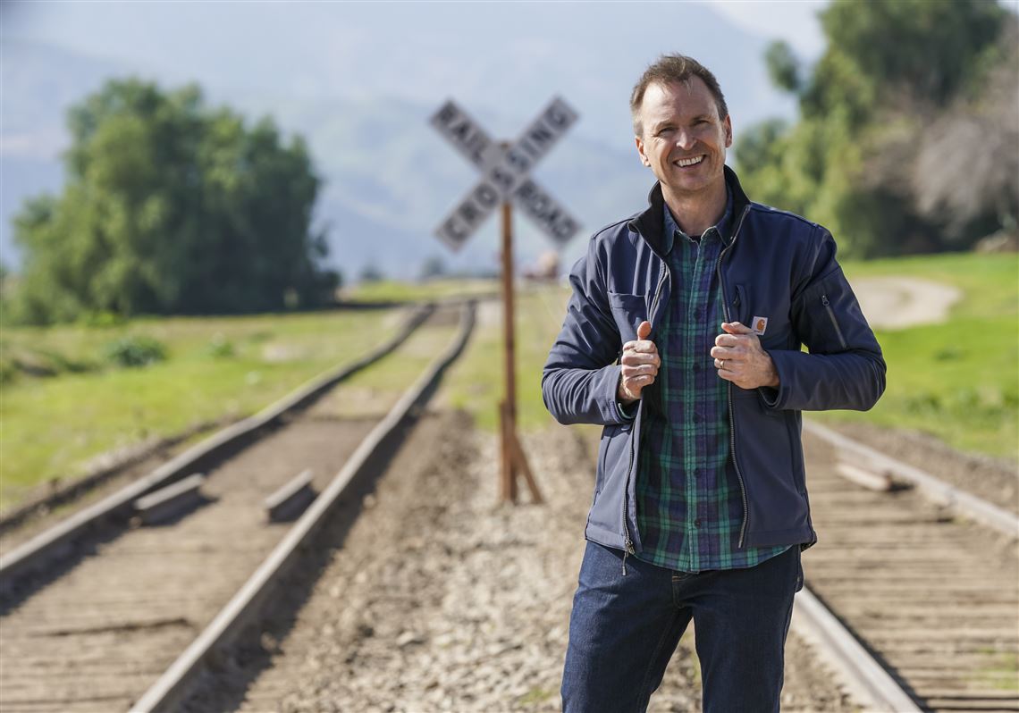 Tuned In: ‘Amazing Race’ host Phil Keoghan introduces CBS reality ...