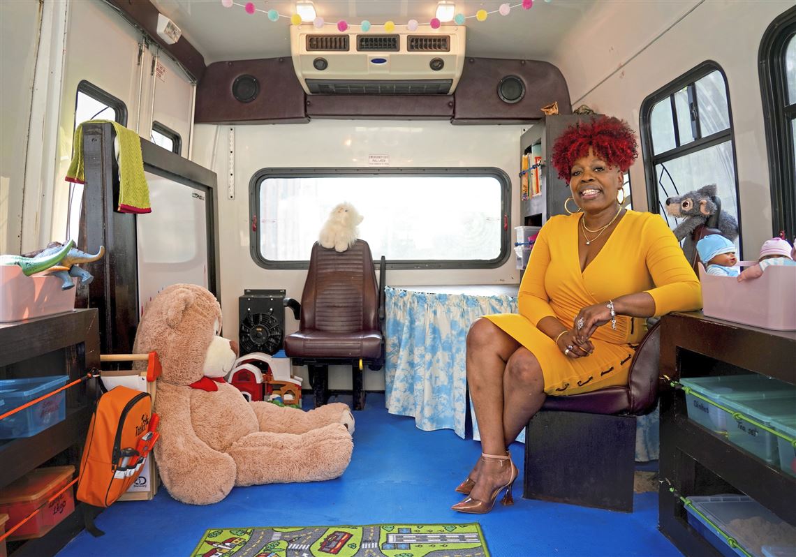 This 1st-of-its-kind therapy bus is revving toward mental health care ...