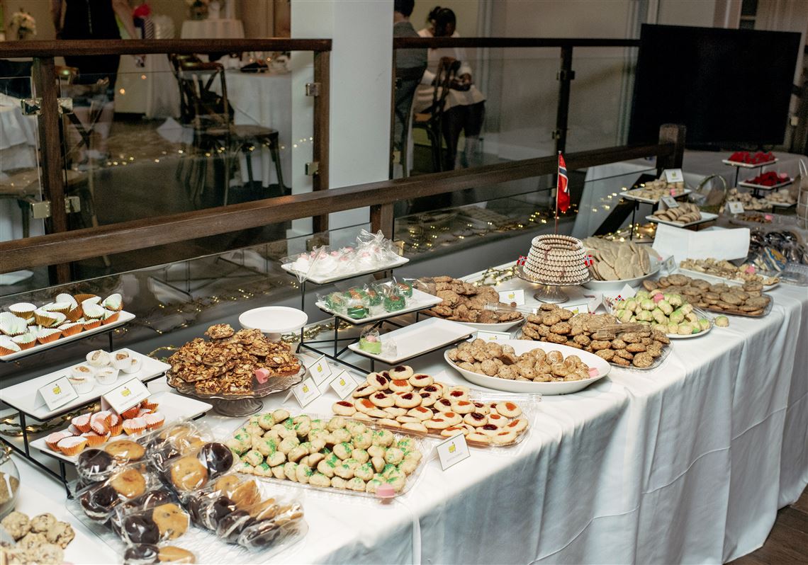 Pittsburgh wedding cookie table 60 photos - Astyledwedding.com