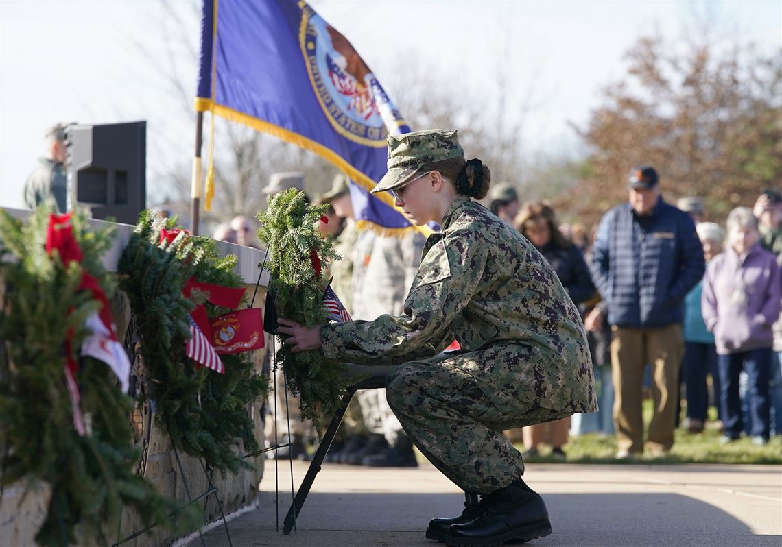 Thousands lay Christmas wreaths on graves at Bridgeville military ...