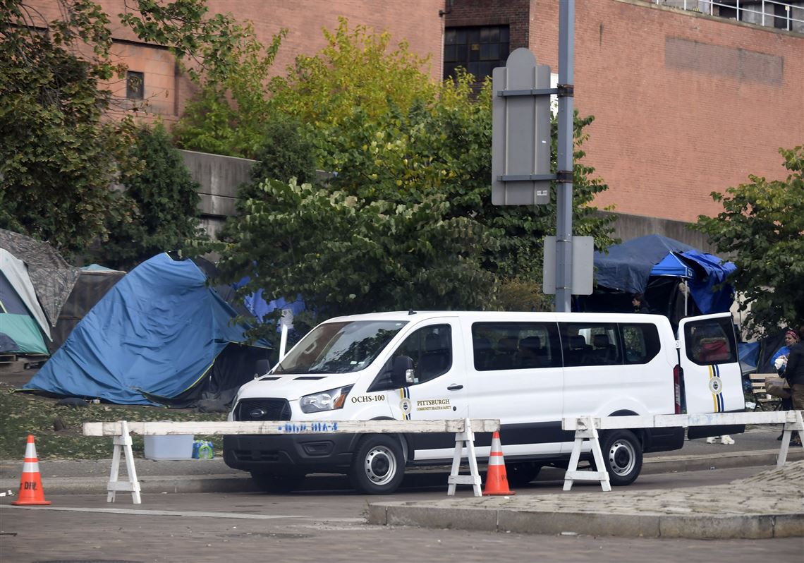 Pittsburgh clears Downtown homeless encampment near Fort Pitt and Grant ...