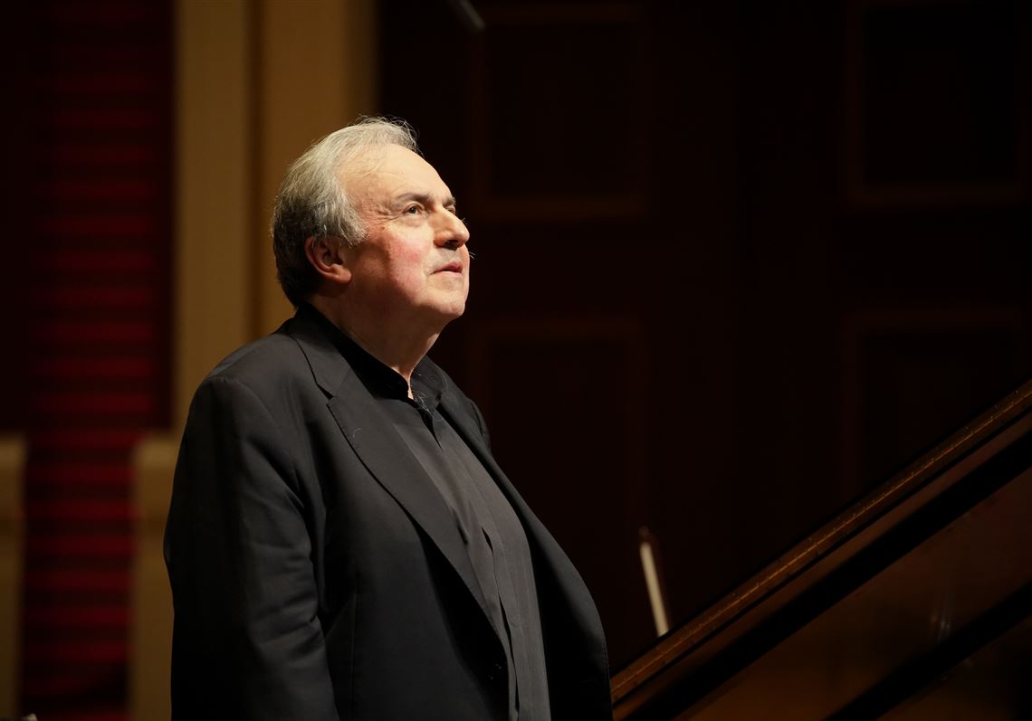 A famous pianist ‘phones in’ Beethoven’s ‘Emperor’ concerto with the ...