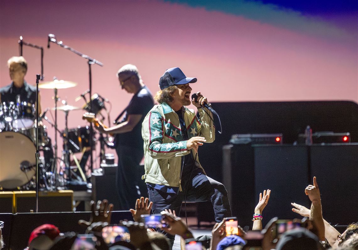 Review: Pearl Jam turns up for the ‘City of Champions’ at PPG Paints ...