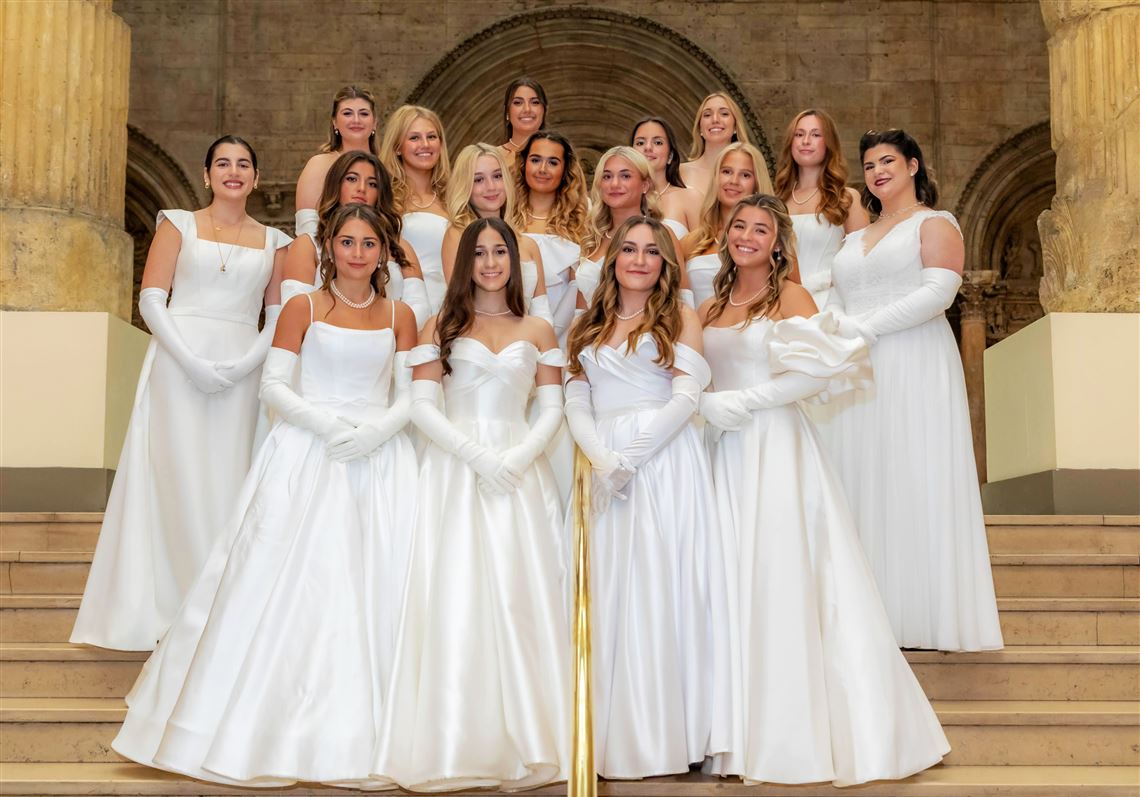 17 Debutantes Celebrate With Their Families At The 99th Cinderella Ball