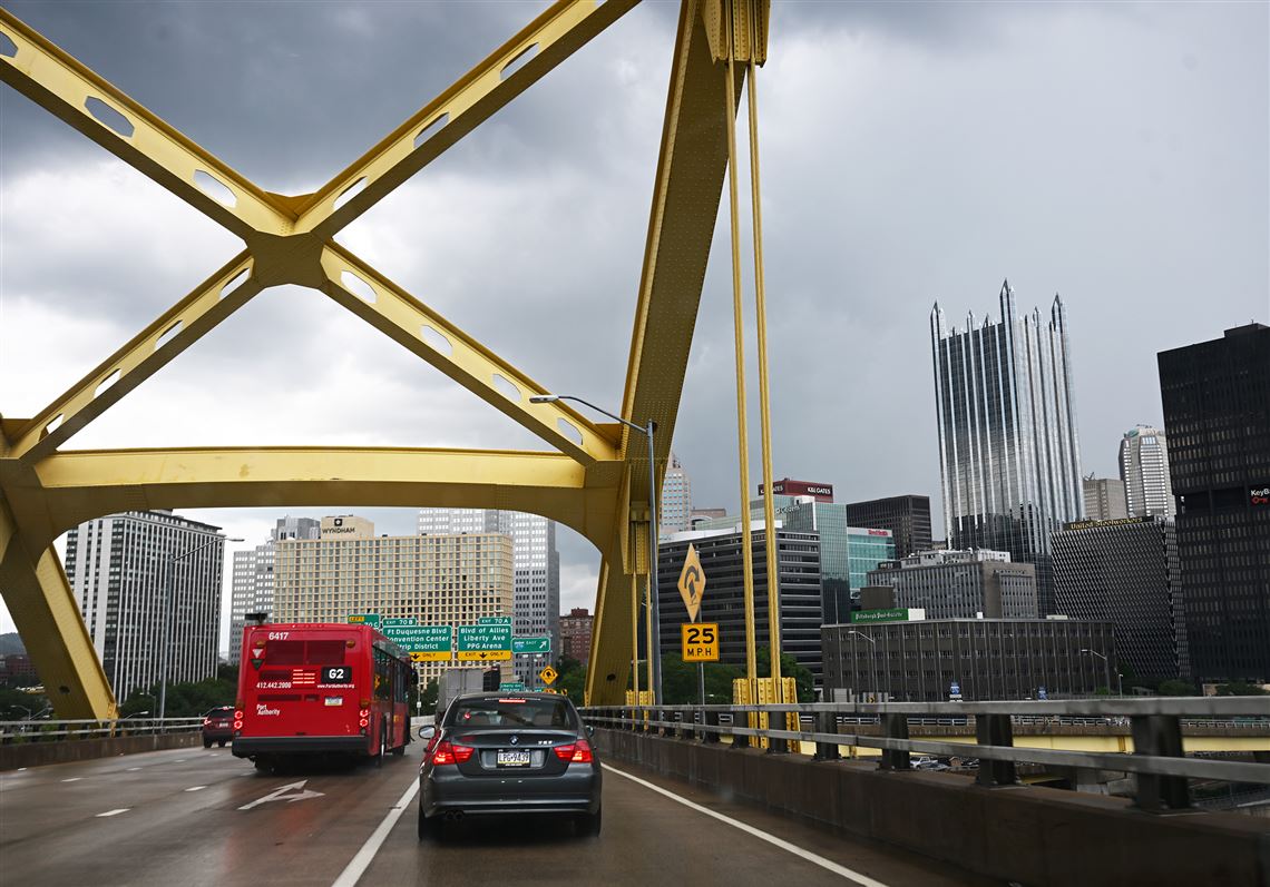 Traffic: Police to issue fines for bus lane violations Downtown ...